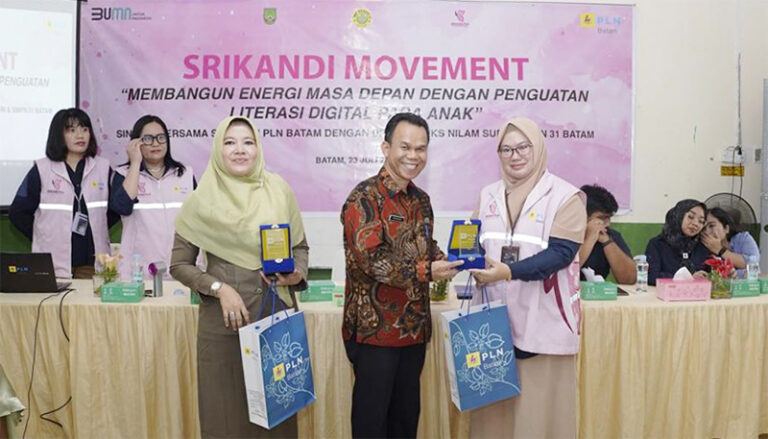 Srikandi PLN Batam Gelar Edukasi Ketenagalistrikan di SMPN 31 Batam ...
